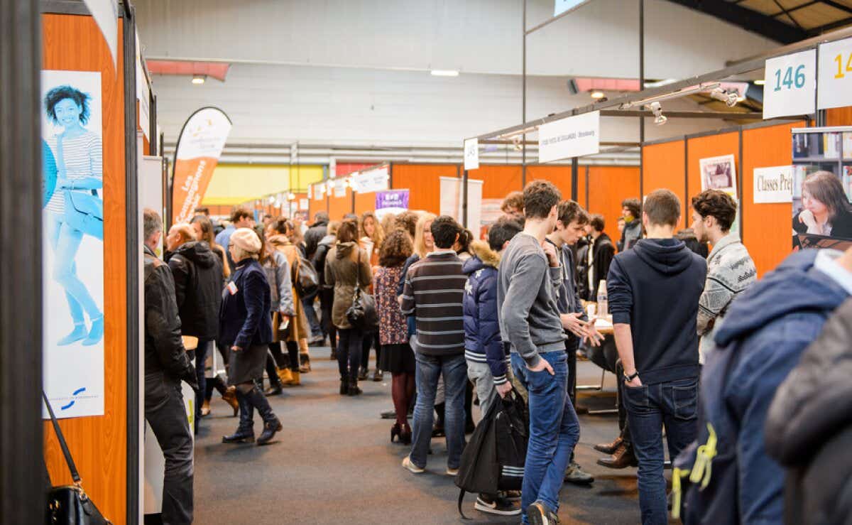 How to Get a Job as a Student: The Go-to Resource for Students Looking ...