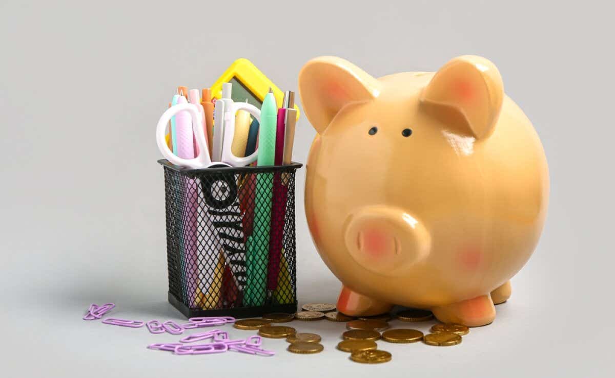 How to budget as a student: Saving tips and planning guide - Uswitch